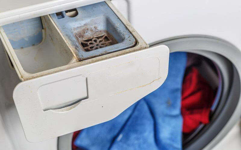 This Trick Will Get Rid of the Sticky Mess in Your Detergent Container ...