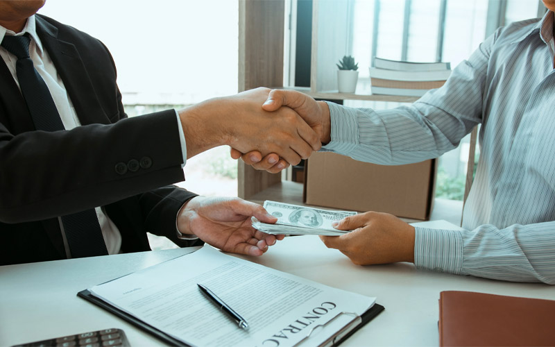 Why You Should Never Make These Purchases with Cash – Perfectway.me