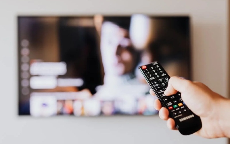 This Simple Trick Can Make Your Remote Work with One Battery ...