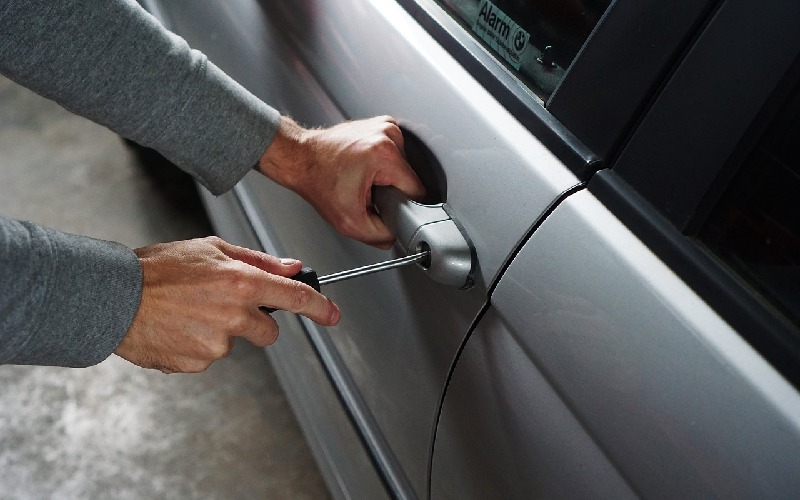 Your Hacks Guide If You Ever Face Locked Keys in Car – Perfectway.me