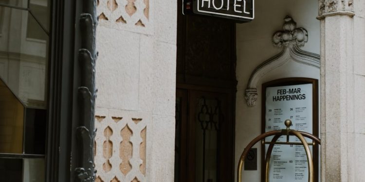 10 Safety Hazards to Watch Out for During Your Hotel Stay – Perfectway.me